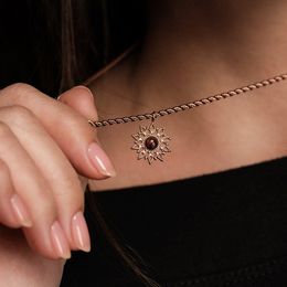 Holzkern Suncatcher Halskette Damen Ros&eacute; und Walnuss