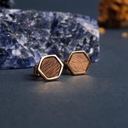 Holzkern Facade Ohrringe Damen Gold und Walnuss