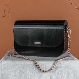 Holzkern Handtasche Uniqase Ivay VEGAN Schwarzer Ahorn Umh&auml;ngetasche