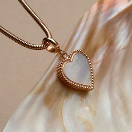 Holzkern Amorance Halskette Damen Ros&eacute; und Perlmutt