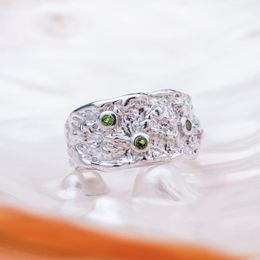 Holzkern Silverstream Ring Silber und Diopsid