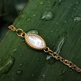 Holzkern Damen Armband Visual Perlmutt & Edelstahl in Gold