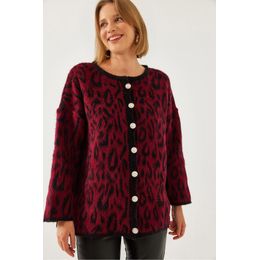 &Uuml;bergro&szlig;er bestickter Strickjacke