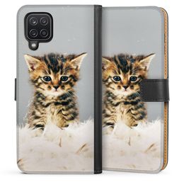 DeinDesign Galaxy A12 Handy Klapph&uuml;lle Handyh&uuml;lle aus Kunst Leder schwarz Flip Case Cat Pet Feather Sideflip mit langer Lasche