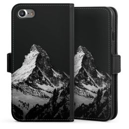 DeinDesign iPhone SE (2020) Handy Klapph&uuml;lle Handyh&uuml;lle aus Kunst Leder schwarz Flip Case Snow Mountain Mountain Top Sideflip mit Lasche