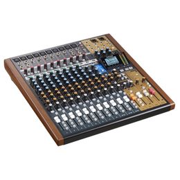 TASCAM Model 16 analog Mischpult.