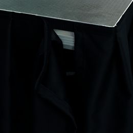 Wentex Stage Skirt B&uuml;hnenverkleidung MCS 300 g/m&sup2; - Schwarz - 620 x 20 cm (W x H) - gefaltet