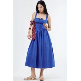 Midi-Kleid mit quadratischem Kragen und Knopfdetails