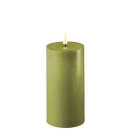 Deluxe Homeart LED Stumpenkerze Real Flame olive &Oslash;7,5 x H15cm, olive skandinavische Deko Online Shop
