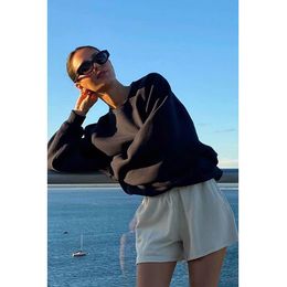 MADMEXT Sweatshirt in Schwarz - 58% | Gr&ouml;&szlig;e M | Damen-sweatshirts-jacken