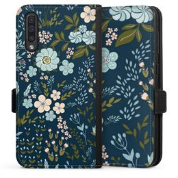 DeinDesign Galaxy A50 Handy Klapph&uuml;lle Handyh&uuml;lle aus Kunst Leder schwarz Flip Case Blue Muster Flowers Sideflip mit Lasche