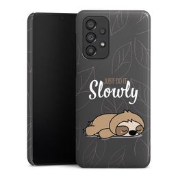DeinDesign Galaxy A33 5G Handy Premium Case Smartphone Handyh&uuml;lle Schutzh&uuml;lle gl&auml;nzend Sayings Sloth Lazy Sunday Premium Case