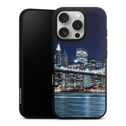 DeinDesign iPhone 16 Pro Handy Premium Silikon H&uuml;lle Handyh&uuml;lle schwarz Case Usa Brooklyn Bridge New York Silikon Premium Case