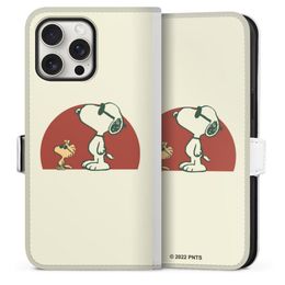 DeinDesign iPhone 15 Pro Max Handy Klapph&uuml;lle Handyh&uuml;lle aus Kunst Leder wei&szlig; Flip Case Snoopy Official Licensed Product Kindheit Sideflip mit Lasche