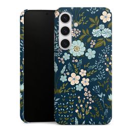 DeinDesign Galaxy S24 Handy Premium Case Smartphone Handyh&uuml;lle Schutzh&uuml;lle gl&auml;nzend Blue Muster Flowers Premium Case