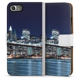 DeinDesign iPhone SE (2022) Handy Klapph&uuml;lle Handyh&uuml;lle aus Kunst Leder wei&szlig; Flip Case Usa Brooklyn Bridge New York Sideflip mit Lasche