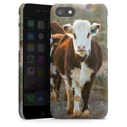 DeinDesign iPhone SE (2022) Handy Premium Case Smartphone Handyh&uuml;lle Schutzh&uuml;lle matt Farmer Calf Cow Premium Case