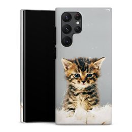 DeinDesign Galaxy S22 Ultra Handy Premium Case Smartphone Handyh&uuml;lle Schutzh&uuml;lle gl&auml;nzend Cat Pet Feather Premium Case