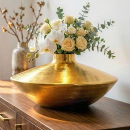 Pharao24.de Vase Metallvase in Goldfarben und modernem Design