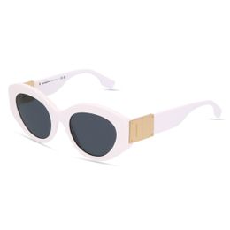 Burberry BE4361 SOPHIA | Damen-Sonnenbrille | Fassung: Vollrand, Butterfly, Acetat, Wei&szlig; | Glasfarbe: Grau