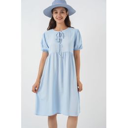 Midi-Kleid mit Schleifenverschluss