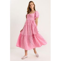 Gesticktes Herzkragen-Maxikleid