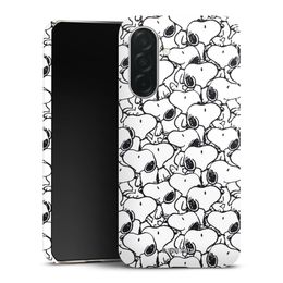 DeinDesign Galaxy A26 Handy Premium Case Smartphone Handyh&uuml;lle Schutzh&uuml;lle gl&auml;nzend Peanuts Snoopy Muster Premium Case