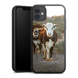 DeinDesign iPhone 11 Handy Gallery Case Handyh&uuml;lle 9H Geh&auml;rtetes Glas R&uuml;ckseite H&uuml;lle Cow Farmer Calf Gallery Case