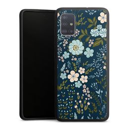 DeinDesign Galaxy A51 Handy Premium Silikon H&uuml;lle Handyh&uuml;lle schwarz Case Blue Muster Flowers Silikon Premium Case