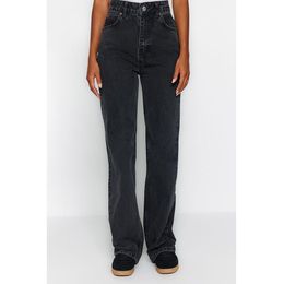 Trendyol Jeans - Comfort fit - in Schwarz - 58% | Gr&ouml;&szlig;e 42 | Damenjeans