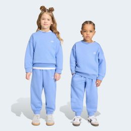 M&auml;dchen Trainingsanzug "MIT RUNDHALSAUSSCHNITT, LOCKER GESCHNITTEN", blau, Gr. 104, adidas originals, Obermaterial: 70% Baumwolle, 30% Polyester,