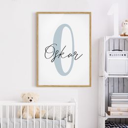 Bild mit Rahmen - Wunschbuchstabe mit Wunschtext Blau - Buchstaben & Zahlen blau modern inkl. Rahmung Name Kinderzimmer Baby M&auml;dchen Jungen