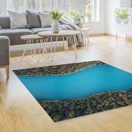 Bilderwelten Vinylteppich Motiv blau Natur Vinylmatte - Luftbild - Tiefblauer See - Landschaft K&uuml;che Badezimmer Flur