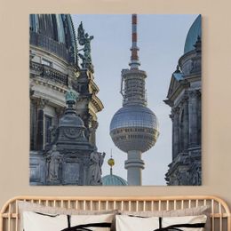 Akustikbild Berlin Fernsehturm zwischen Domkuppeln