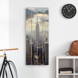 Bilderwelten Holzbild Stadt beige Motiv nat&uuml;rlicher Effekt - Sonnenaufgang in New York - Architektur Wohnzimmer Schlafzimmer