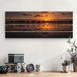 Bilderwelten Holzbild Tiere orange Motiv nat&uuml;rlicher Effekt - Kamel Safari - Sonnenuntergang Wohnzimmer Schlafzimmer