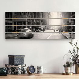 Bilderwelten Holzbild Stadt schwarz weiss Motiv nat&uuml;rlicher Effekt - Lebhaftes New York - Architektur Wohnzimmer Schlafzimmer