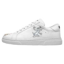 DOGO Damen Sneaker "Ace Low-Top Sneaker Tom And Jerry Up-To-No-Good Damen Sneaker", Gr. 39, wei&szlig;, Lederimitat, Schuhe, Handgefertigt