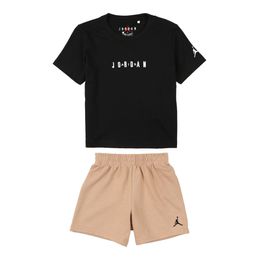 Jordan Set boy size 116/122 Sand / Black / White