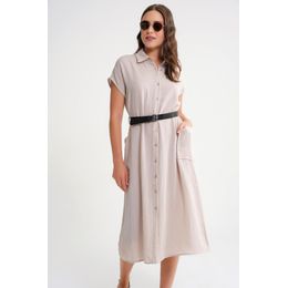 Midi-Kleid mit G&uuml;rteldetail und Knopfkragen