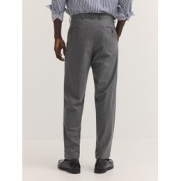 Bugatti Herren Bundfaltenhose "Soft superior touch"250, grau, Gr. 38, unifarben, 63% Polyester, 33% Viskose, 4% Elasthan, Hosen, Elio Relaxed Fit
