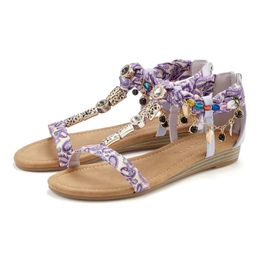 Lascana Damen Lascana Sandale &raquo;Sommerschuh, Sandalette, offener Schuh,&laquo; mit Schmuckkettchen und Schmucksteinen im Festival-Look VEGAN lila 40