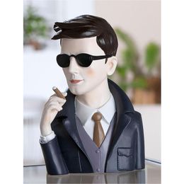 Casablanca by Gilde Dekofigur &raquo;Figur Gentlemam&laquo; Handbemalt in Grau und Schwarz grau Polyresin (Kunststein) B/H/T: 17,5cm x 25cm x 10,5cm