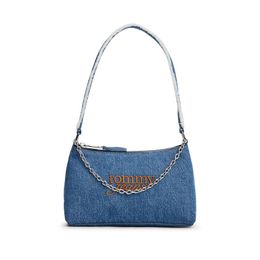 Tommy Jeans Damen Schultertasche &raquo;TJW COOL DENIM SHOULDER BAG&laquo;, Damen Tragetasche, Minibag mit modischer Zierkette blau B/H/T: 23cm x 15cm x 13cm