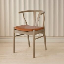 Stuhl &raquo;Freja, Massivholz Stuhl mit gepolstertem Sitz &ndash; komfortabel & robust&laquo; () Massivholz, gepolsterte Sitzfl&auml;che, versch. Farbvarianten wei&szlig; Leder, 