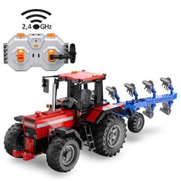 Jamara RC-Auto &raquo;CaDA Traktor mit Pflug 1:17 2,4GHz Bricks&laquo; Einheitsgr&ouml;&szlig;e RC-Auto