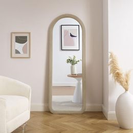 Salesfever Ganzk&ouml;rperspiegel &raquo;Bristol Spiegel, 160 cm hoch&laquo; Einzigartiger, abgerundeter Rahmen aus Kunstfell beige MDF, Polyester, Spiegelglas B/H/T: 