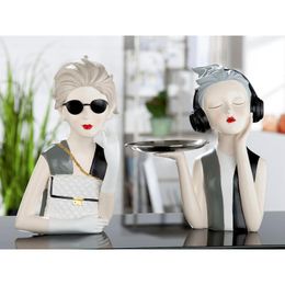 Gilde Dekofigur &raquo;Figur Lady mit Handtasche&laquo; Mit Sonnenbrille und Designer-Handtasche, Skulptur grau Kunstharz B/H/T: 18cm x 29cm x 15cm
