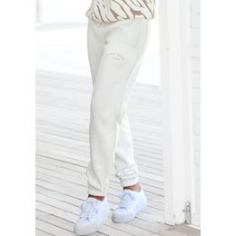 Lascana Damen Lascana Sweathose Loungehose mit seitlichen Taschen und Logostickerei, Loungewear beige 32/34, N-Gr
