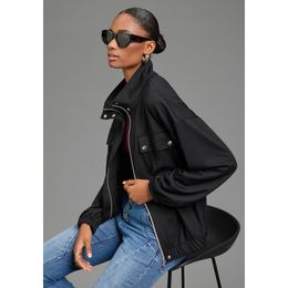 Bruno Banani Damen Sweatjacke &raquo;in modischer Blouson-Form&laquo; und eleganten Kn&ouml;pfen, h&uuml;ftlange Schnittform, mit Stehkragen schwarz 32/34
